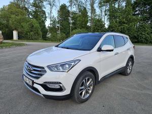 White Hyundai Santa Fe 2016 in Panevezys, with an engine capacity of 2.20 L and mileage of 259 thousand km for 12900 €, photo  on AUTOMOTO.COM.LV