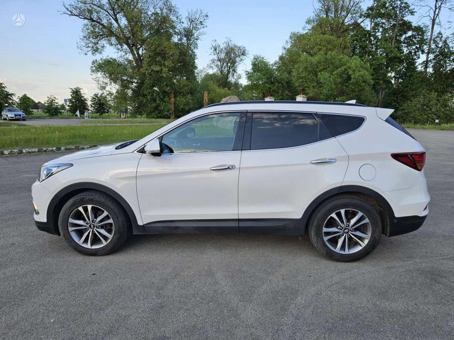 Balts Hyundai Santa Fe 2016 Panevēža, ar dzinēja tilpumu 2.20 L un nobraukumu 259 tūkst. km par 12900 €, foto 3 vietnē AUTOMOTO.COM.LV