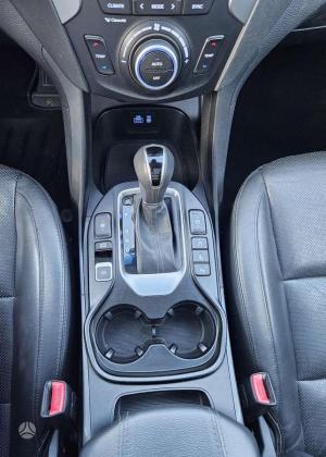 Balts Hyundai Santa Fe 2016 Panevēža, ar dzinēja tilpumu 2.20 L un nobraukumu 259 tūkst. km par 12900 €, foto 15 vietnē AUTOMOTO.COM.LV