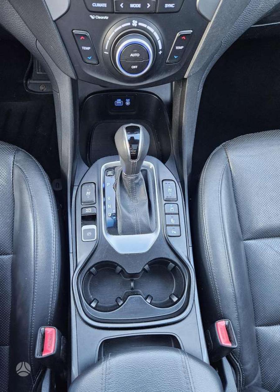 Balts Hyundai Santa Fe 2016 Panevēža, ar dzinēja tilpumu 2.20 L un nobraukumu 259 tūkst. km par 12900 €, foto 15 vietnē AUTOMOTO.COM.LV