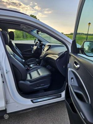 Balts Hyundai Santa Fe 2016 Panevēža, ar dzinēja tilpumu 2.20 L un nobraukumu 259 tūkst. km par 12900 €, foto 18 vietnē AUTOMOTO.COM.LV