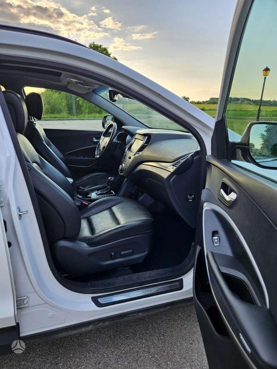Balts Hyundai Santa Fe 2016 Panevēža, ar dzinēja tilpumu 2.20 L un nobraukumu 259 tūkst. km par 12900 €, foto 18 vietnē AUTOMOTO.COM.LV