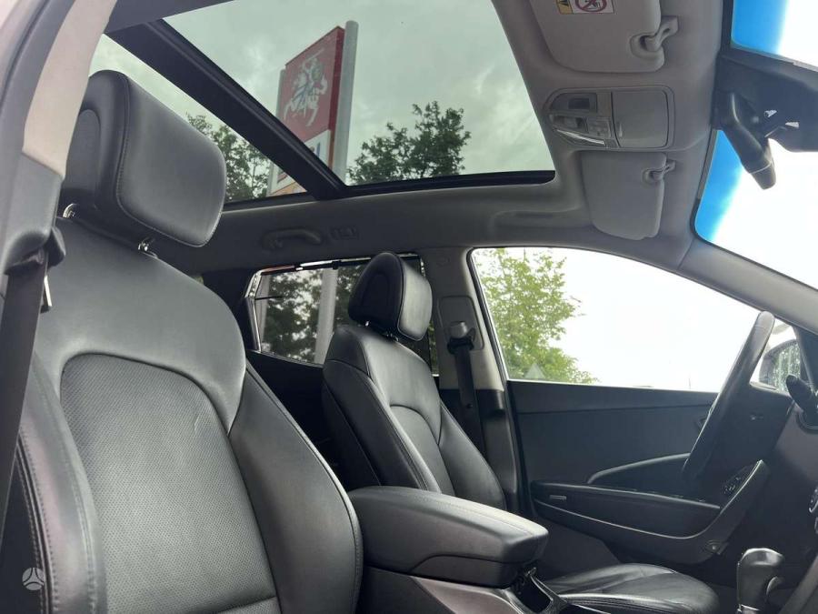 Balts Hyundai Santa Fe 2016 Kauņa, ar dzinēja tilpumu 2.20 L un nobraukumu 228 tūkst. km par 12500 €, foto 35 vietnē AUTOMOTO.COM.LV