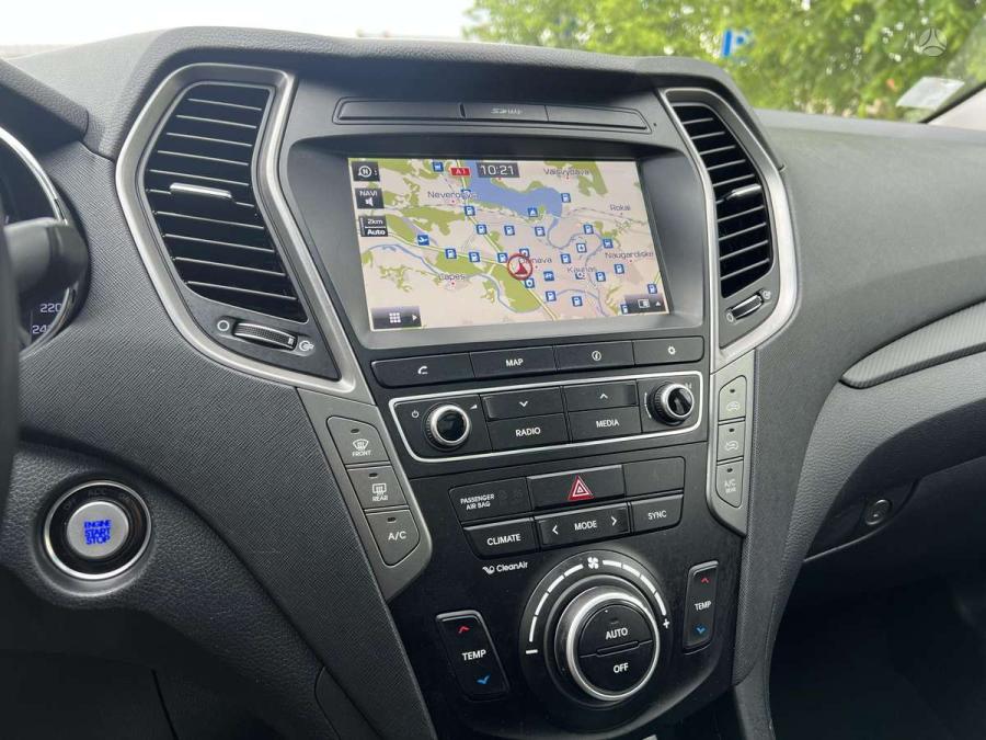 Balts Hyundai Santa Fe 2016 Kauņa, ar dzinēja tilpumu 2.20 L un nobraukumu 228 tūkst. km par 12500 €, foto 37 vietnē AUTOMOTO.COM.LV