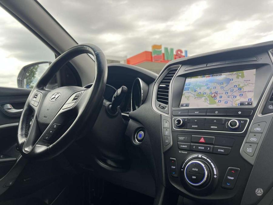 Balts Hyundai Santa Fe 2016 Kauņa, ar dzinēja tilpumu 2.20 L un nobraukumu 228 tūkst. km par 12500 €, foto 39 vietnē AUTOMOTO.COM.LV