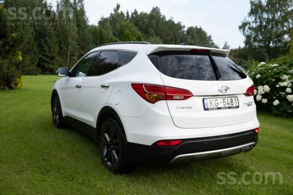 Balts Hyundai Santa Fe 2016 Rīga, ar dzinēja tilpumu 2.20 L un nobraukumu 251 tūkst. km par 10800 €, foto 3 vietnē AUTOMOTO.COM.LV