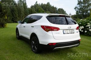 Balts Hyundai Santa Fe 2016 Rīga, ar dzinēja tilpumu 2.20 L un nobraukumu 251 tūkst. km par 10800 €, foto 4 vietnē AUTOMOTO.COM.LV