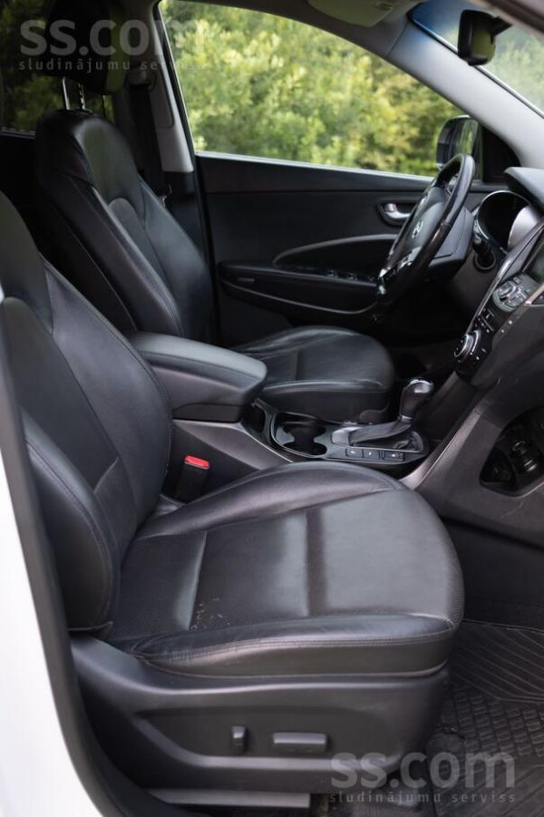 Balts Hyundai Santa Fe 2016 Rīga, ar dzinēja tilpumu 2.20 L un nobraukumu 251 tūkst. km par 10800 €, foto 5 vietnē AUTOMOTO.COM.LV