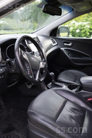 Balts Hyundai Santa Fe 2016 Rīga, ar dzinēja tilpumu 2.20 L un nobraukumu 251 tūkst. km par 10800 €, foto 7 vietnē AUTOMOTO.COM.LV