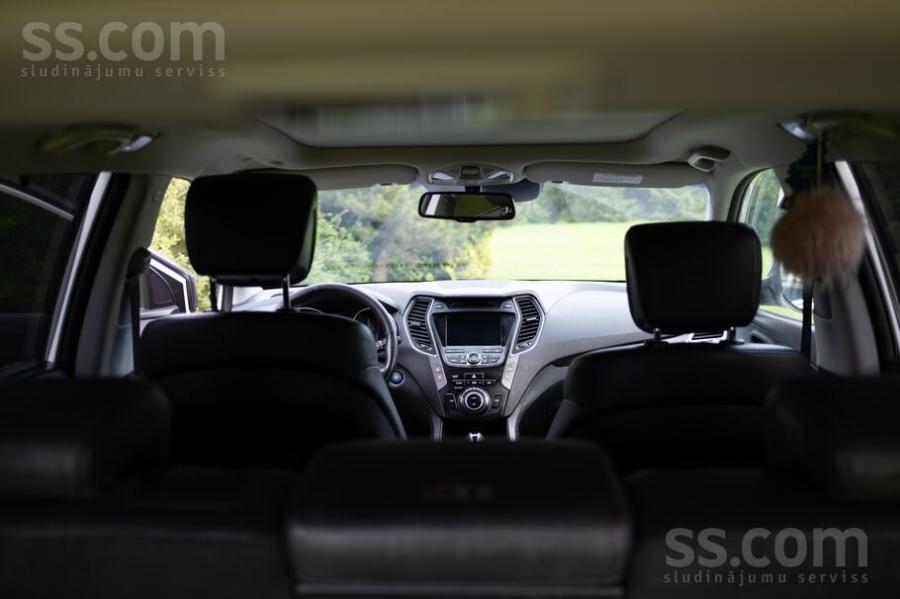 Balts Hyundai Santa Fe 2016 Rīga, ar dzinēja tilpumu 2.20 L un nobraukumu 251 tūkst. km par 10800 €, foto 11 vietnē AUTOMOTO.COM.LV