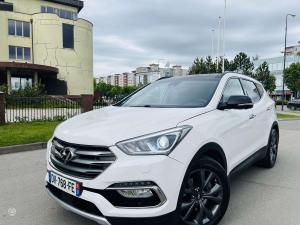 White Hyundai Santa Fe 2016 in Kaunas, with an engine capacity of 2.20 L and mileage of 225 thousand km for 12500 €, photo  on AUTOMOTO.COM.LV