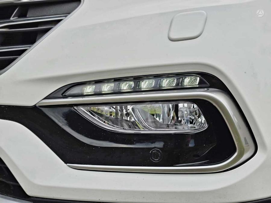 Balts Hyundai Santa Fe 2016 Tauragė, ar dzinēja tilpumu 2.20 L un nobraukumu 238 tūkst. km par 12300 €, foto 13 vietnē AUTOMOTO.COM.LV