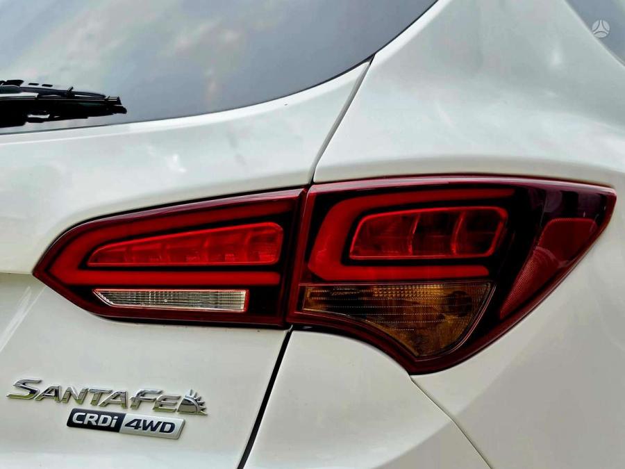 Balts Hyundai Santa Fe 2016 Tauragė, ar dzinēja tilpumu 2.20 L un nobraukumu 238 tūkst. km par 12300 €, foto 16 vietnē AUTOMOTO.COM.LV