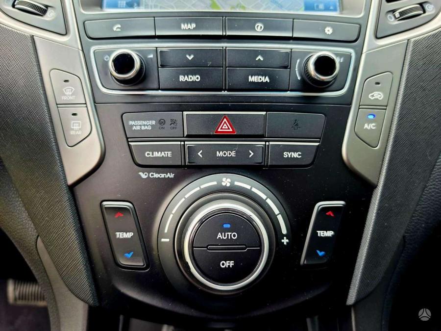 Balts Hyundai Santa Fe 2016 Tauragė, ar dzinēja tilpumu 2.20 L un nobraukumu 238 tūkst. km par 12300 €, foto 33 vietnē AUTOMOTO.COM.LV