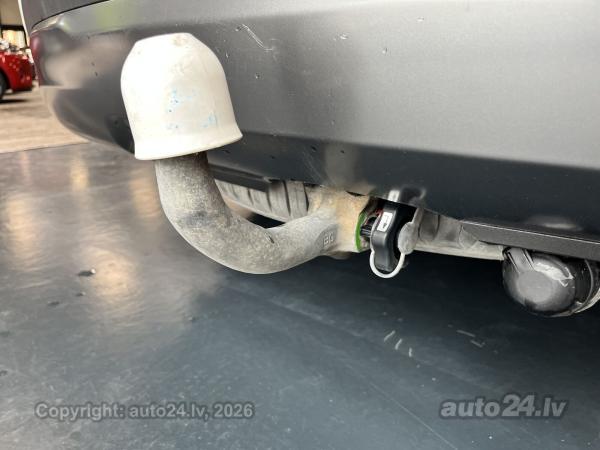 Balts Hyundai Santa Fe 2017 Tallina, ar dzinēja tilpumu 2.20 L un nobraukumu 195 tūkst. km par 16300 €, foto 5 vietnē AUTOMOTO.COM.LV