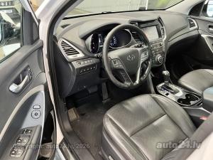White Hyundai Santa Fe 2017 in Tallinn, with an engine capacity of 2.20 L and mileage of 195 thousand km for 16300 €, photo 9 on AUTOMOTO.COM.LV