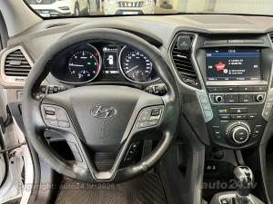 White Hyundai Santa Fe 2017 in Tallinn, with an engine capacity of 2.20 L and mileage of 195 thousand km for 16300 €, photo 13 on AUTOMOTO.COM.LV