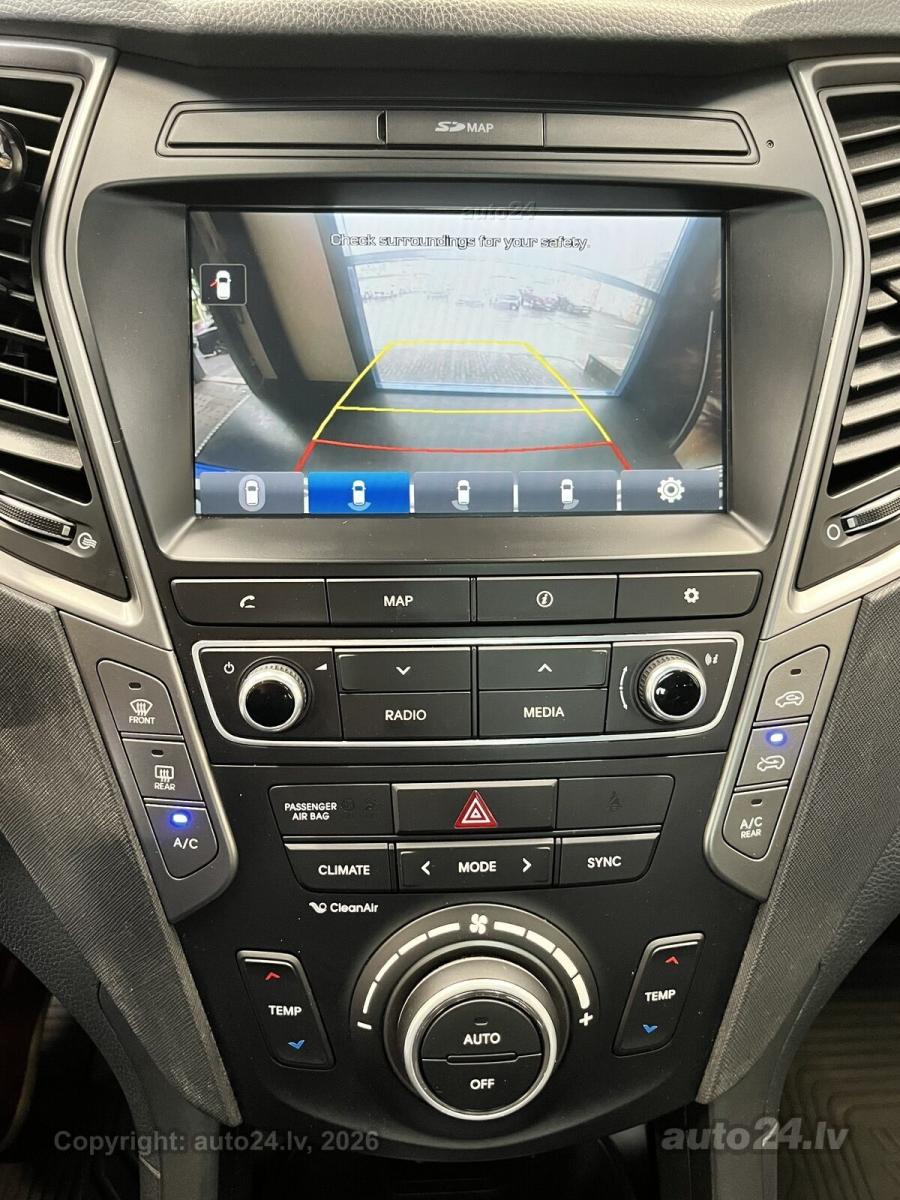 White Hyundai Santa Fe 2017 in Tallinn, with an engine capacity of 2.20 L and mileage of 195 thousand km for 16300 €, photo 20 on AUTOMOTO.COM.LV
