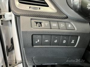 White Hyundai Santa Fe 2017 in Tallinn, with an engine capacity of 2.20 L and mileage of 195 thousand km for 16300 €, photo 24 on AUTOMOTO.COM.LV