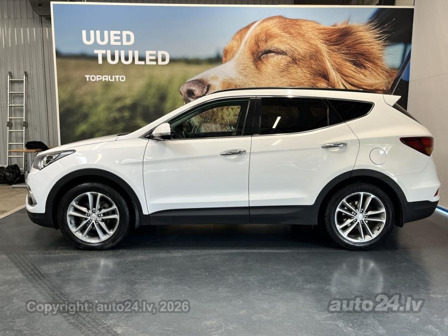 White Hyundai Santa Fe 2017 in Tallinn, with an engine capacity of 2.20 L and mileage of 195 thousand km for 16300 €, photo 30 on AUTOMOTO.COM.LV