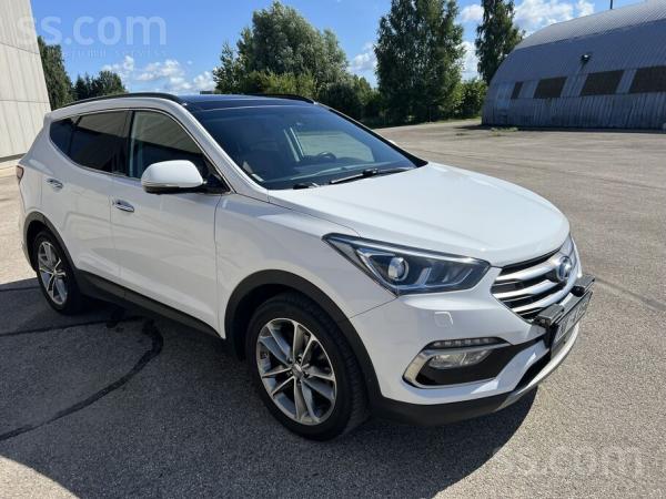 White Hyundai Santa Fe 2017 in Riga, with an engine capacity of 2.20 L and mileage of 245 thousand km for 13500 €, photo 7 on AUTOMOTO.COM.LV