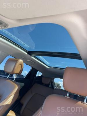 White Hyundai Santa Fe 2017 in Riga, with an engine capacity of 2.20 L and mileage of 245 thousand km for 13500 €, photo 22 on AUTOMOTO.COM.LV