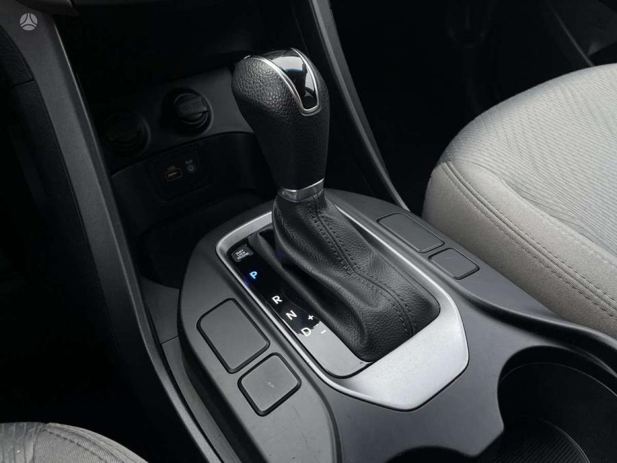 Balts Hyundai Santa Fe 2017 Viļņa, ar dzinēja tilpumu 2.40 L un nobraukumu 88 tūkst. km par 10999 €, foto 17 vietnē AUTOMOTO.COM.LV