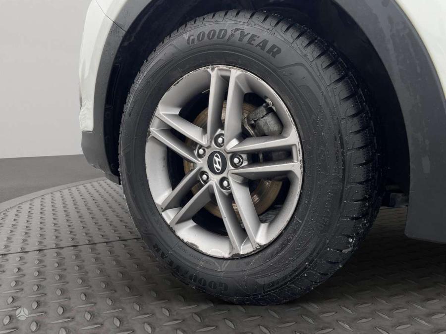 Balts Hyundai Santa Fe 2017 Viļņa, ar dzinēja tilpumu 2.40 L un nobraukumu 88 tūkst. km par 10999 €, foto 20 vietnē AUTOMOTO.COM.LV