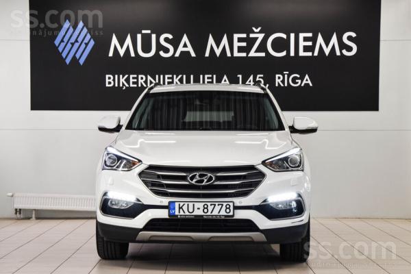 White Hyundai Santa Fe 2017 in Riga, with an engine capacity of 2.20 L and mileage of 113 thousand km for 14990 €, photo 2 on AUTOMOTO.COM.LV