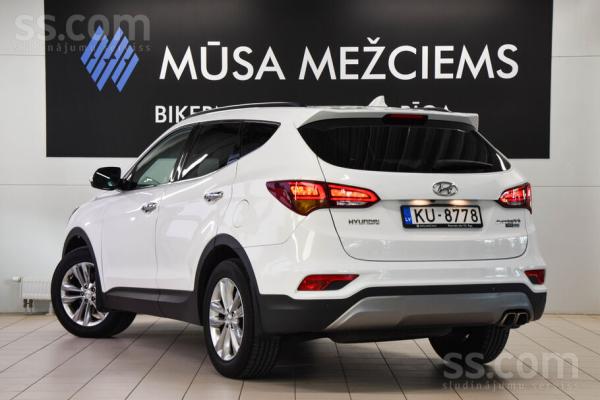 White Hyundai Santa Fe 2017 in Riga, with an engine capacity of 2.20 L and mileage of 113 thousand km for 14990 €, photo 6 on AUTOMOTO.COM.LV
