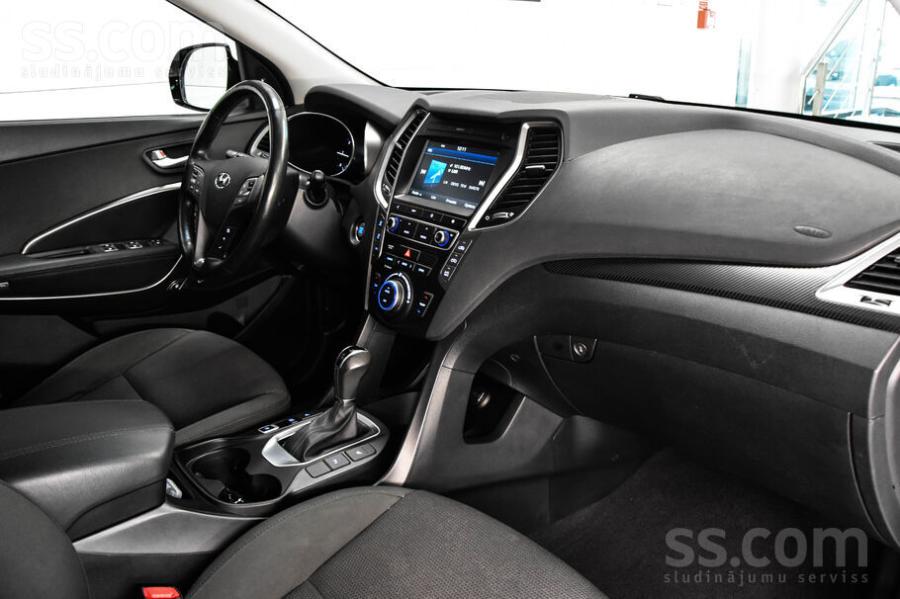 Белый Хендай Санта Фе 2017 в Рига, объемом двигателя 2.20 л и пробегом 113 тыс. км за 14990 €, фото 16 на AUTOMOTO.COM.LV