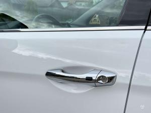 White Hyundai Santa Fe 2017 in Kedainiai, with an engine capacity of 2.20 L and mileage of 123 thousand km for 14750 €, photo 15 on AUTOMOTO.COM.LV