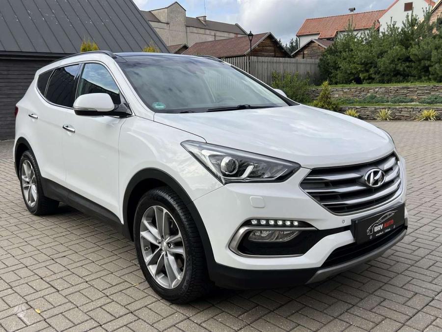 White Hyundai Santa Fe 2017 in Kedainiai, with an engine capacity of 2.20 L and mileage of 123 thousand km for 14750 €, photo 23 on AUTOMOTO.COM.LV