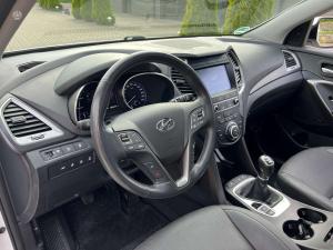 White Hyundai Santa Fe 2017 in Kedainiai, with an engine capacity of 2.20 L and mileage of 123 thousand km for 14750 €, photo 31 on AUTOMOTO.COM.LV