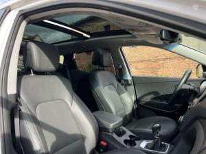 White Hyundai Santa Fe 2017 in Kedainiai, with an engine capacity of 2.20 L and mileage of 123 thousand km for 14750 €, photo 41 on AUTOMOTO.COM.LV