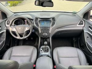 White Hyundai Santa Fe 2017 in Kedainiai, with an engine capacity of 2.20 L and mileage of 123 thousand km for 14750 €, photo 42 on AUTOMOTO.COM.LV