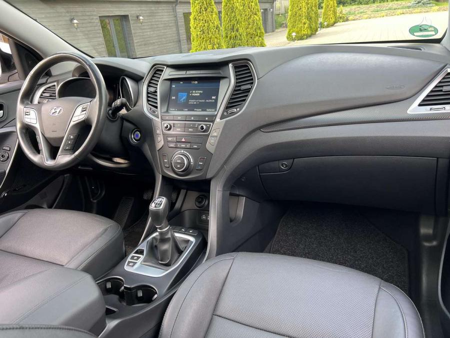 White Hyundai Santa Fe 2017 in Kedainiai, with an engine capacity of 2.20 L and mileage of 123 thousand km for 14750 €, photo 47 on AUTOMOTO.COM.LV