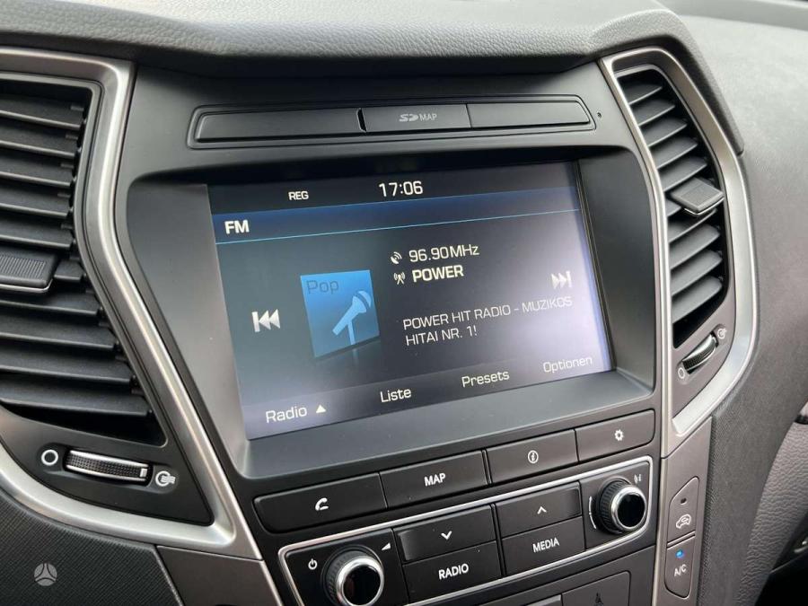 White Hyundai Santa Fe 2017 in Kedainiai, with an engine capacity of 2.20 L and mileage of 123 thousand km for 14750 €, photo 49 on AUTOMOTO.COM.LV