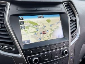 White Hyundai Santa Fe 2017 in Kedainiai, with an engine capacity of 2.20 L and mileage of 123 thousand km for 14750 €, photo 51 on AUTOMOTO.COM.LV