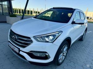 White Hyundai Santa Fe 2018 in Kaunas, with an engine capacity of 2.20 L and mileage of 240 thousand km for 14900 €, photo  on AUTOMOTO.COM.LV