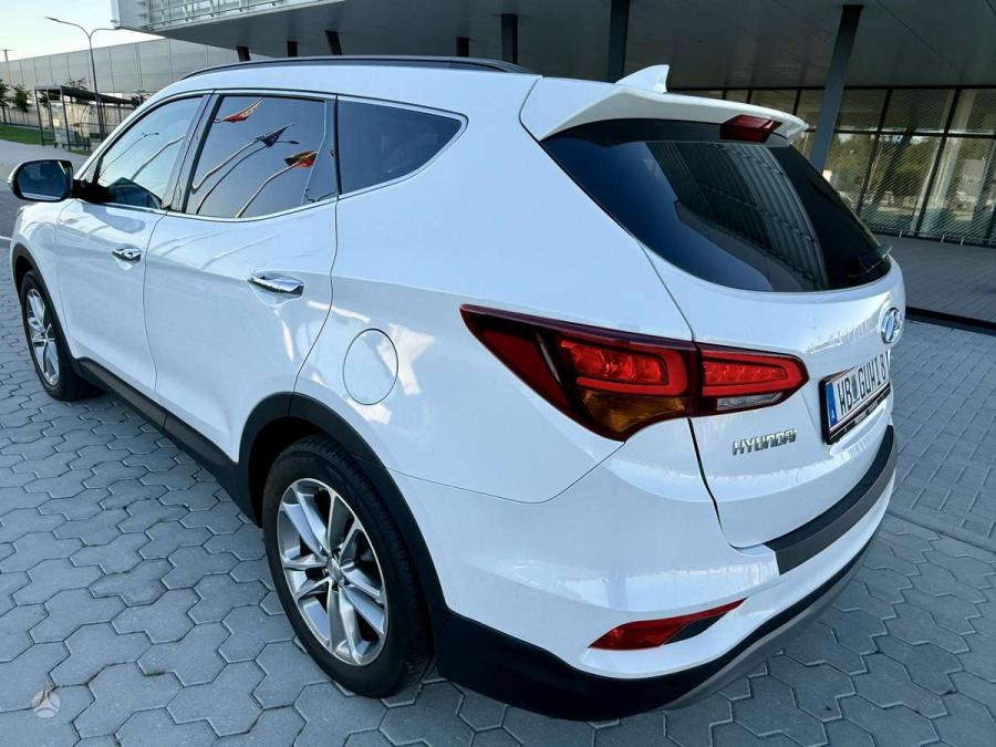Balts Hyundai Santa Fe 2018 Kauņa, ar dzinēja tilpumu 2.20 L un nobraukumu 240 tūkst. km par 14900 €, foto 7 vietnē AUTOMOTO.COM.LV