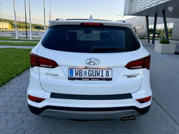 White Hyundai Santa Fe 2018 in Kaunas, with an engine capacity of 2.20 L and mileage of 240 thousand km for 14900 €, photo 7 on AUTOMOTO.COM.LV