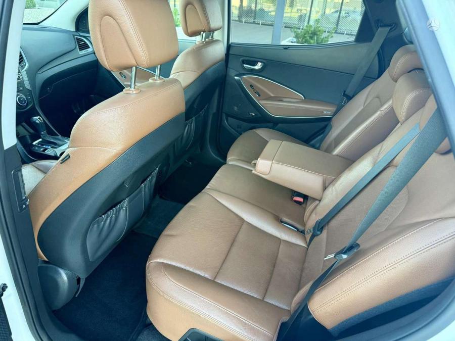 Balts Hyundai Santa Fe 2018 Kauņa, ar dzinēja tilpumu 2.20 L un nobraukumu 240 tūkst. km par 14900 €, foto 23 vietnē AUTOMOTO.COM.LV