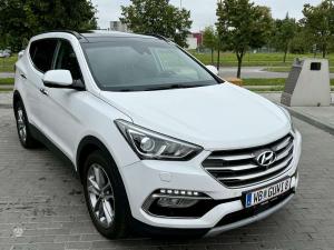 White Hyundai Santa Fe 2018 in Kaunas, with an engine capacity of 2.20 L and mileage of 240 thousand km for 13490 €, photo  on AUTOMOTO.COM.LV
