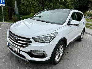 White Hyundai Santa Fe 2018 in Kaunas, with an engine capacity of 2.20 L and mileage of 240 thousand km for 13490 €, photo 3 on AUTOMOTO.COM.LV