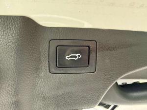 White Hyundai Santa Fe 2018 in Kaunas, with an engine capacity of 2.20 L and mileage of 240 thousand km for 13490 €, photo 26 on AUTOMOTO.COM.LV