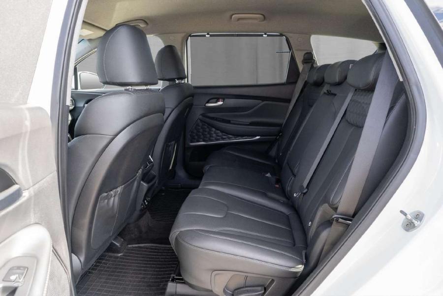 Balts Hyundai Santa Fe 2019 Marijampole, ar dzinēja tilpumu 2.20 L un nobraukumu 209 tūkst. km par 19250 €, foto 29 vietnē AUTOMOTO.COM.LV
