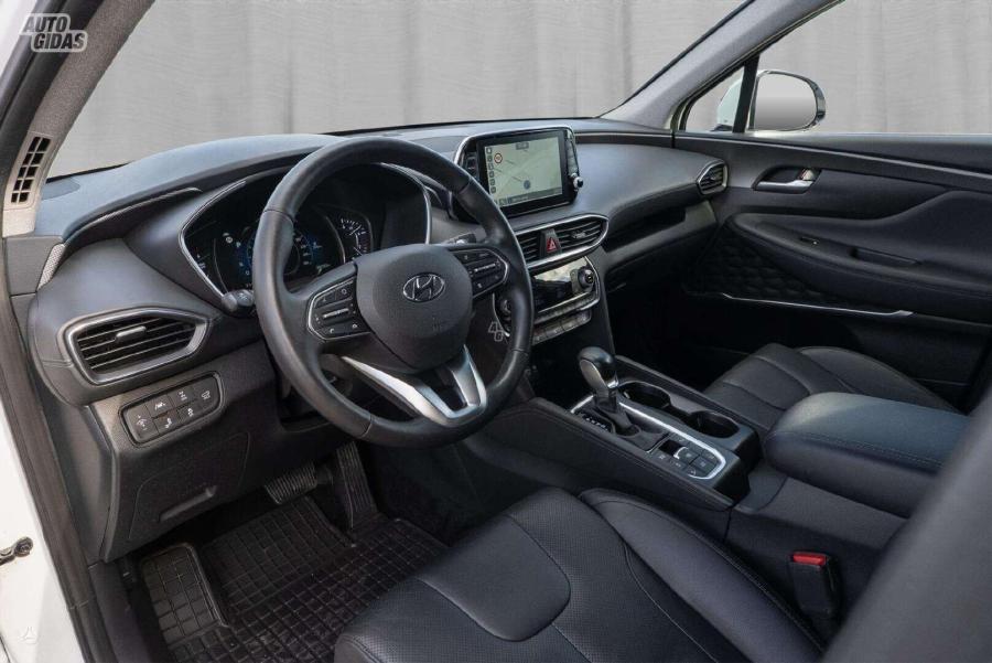 Balts Hyundai Santa Fe 2019 Marijampole, ar dzinēja tilpumu 2.20 L un nobraukumu 209 tūkst. km par 19250 €, foto 24 vietnē AUTOMOTO.COM.LV