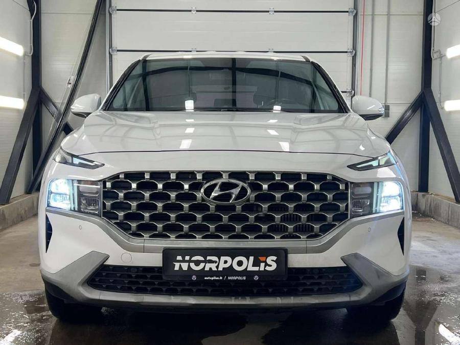 Balts Hyundai Santa Fe 2020 Viļņa, ar dzinēja tilpumu 2.15 L un nobraukumu 237 tūkst. km par 22300 €, foto 2 vietnē AUTOMOTO.COM.LV