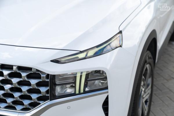 White Hyundai Santa Fe 2020 in Vilnius, with an engine capacity of 2.20 L and mileage of 237 thousand km for 20900 €, photo 9 on AUTOMOTO.COM.LV